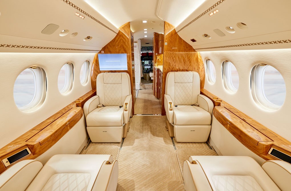Dassault Falcon 7X - Zadra Aviation Charter